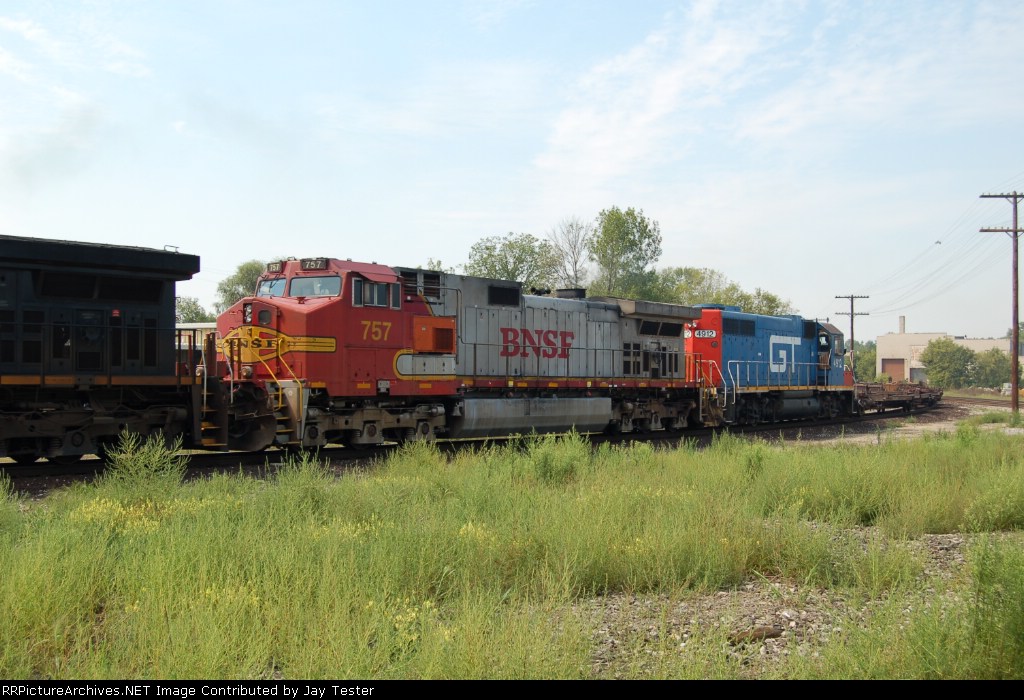 BNSF 757